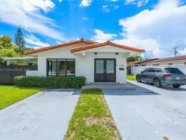 Multi Family Miami, FL 3200 Sw 24th Ter #3200