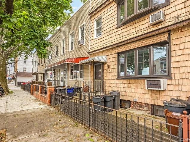 multi family Middle Village NY DS102701177