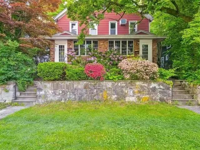 Multi Family, Multi Family, Colonial, Tri level Greenburgh.