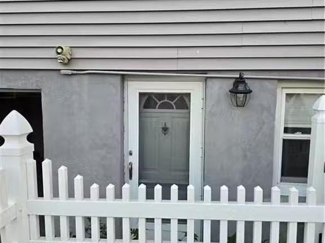 Multi Family, Townhouse, Multi Family Yonkers, NY 824 Mile.