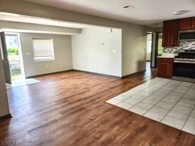 Multi Floor Unit Newark City, NJ 247 249 Renner Ave #3