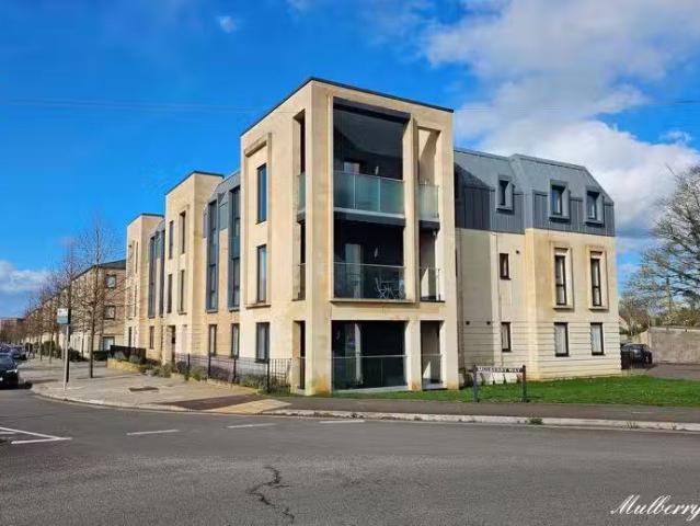 Mulberry Way, Combe Down, Bath 2 bed ground floor flat for sal.