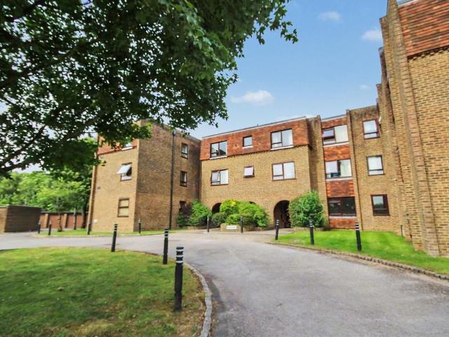 Mulberry Court, Guildford GU4, 1 bed flat to rent, £1,275 pcm | PrimeLocation