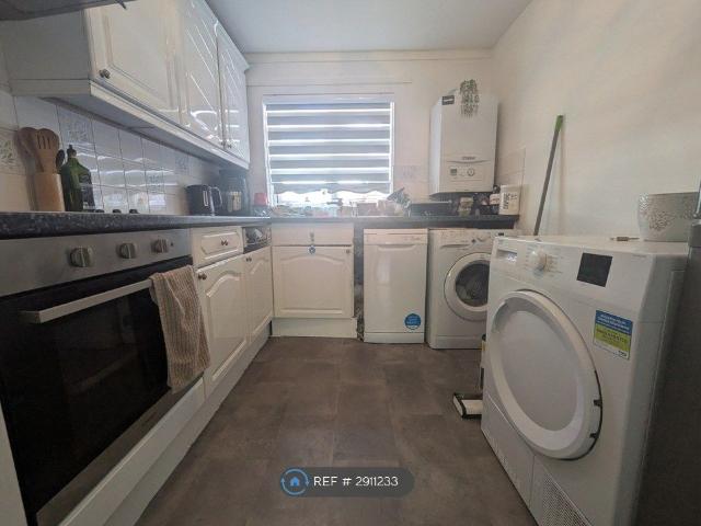 Mulberry Close, Broxbourne EN10, 1 bed flat to rent, £1,250 pcm | PrimeLocation