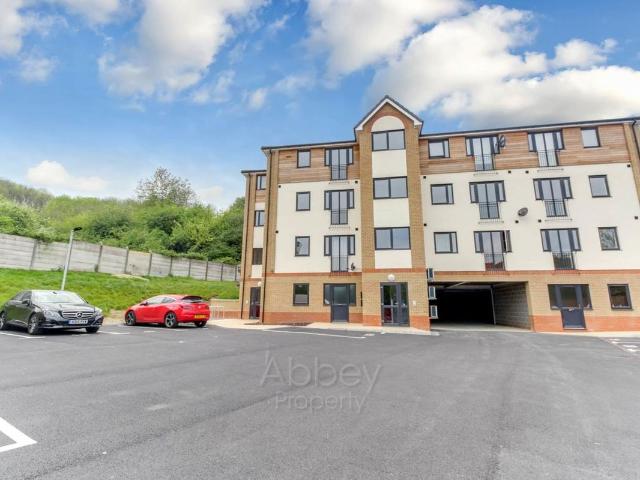 Mulberry Close, Earls Court Mulberry Close LU1, 1 bed flat to rent, £850 pcm | PrimeLocation