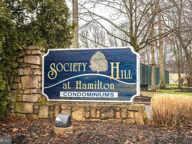 Mulberry Ct, Hamilton, Condo For Sale