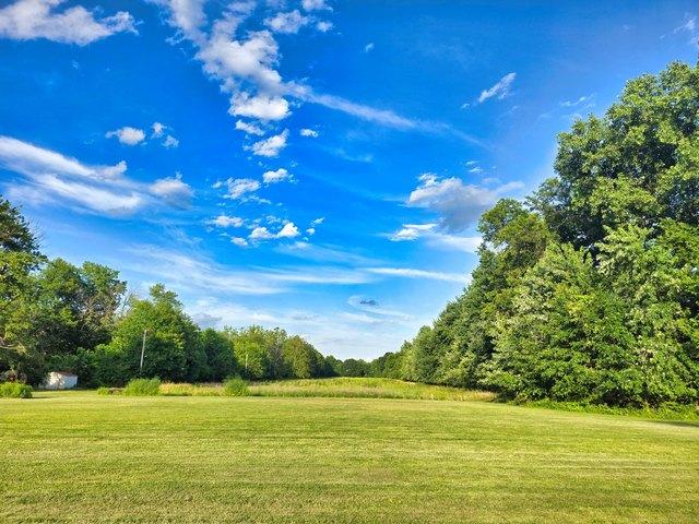 Mulberry Dr, Flora, IL 62839