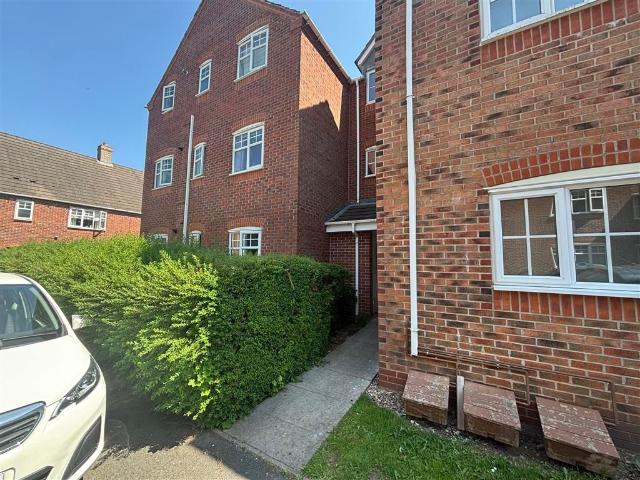 Mulberry Drive, Lichfield WS13, 2 bed flat to rent, £1,150 pcm | PrimeLocation