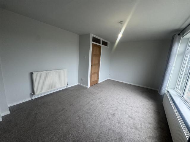 Mulberry Lane are pleased to bring to the market this well presented three bedroom, three storey home in a well served part of Cotgrave, the property sits close to excellent local schools, including Cotgrave Candleby Lane School Outstanding and South No