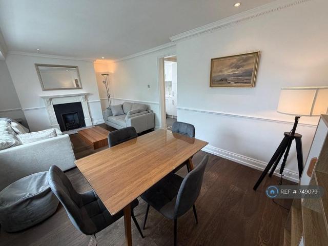 Mulberry Lodge, Chelsea, SW10 2 bed flat to rent £3,000 pcm £692 pw