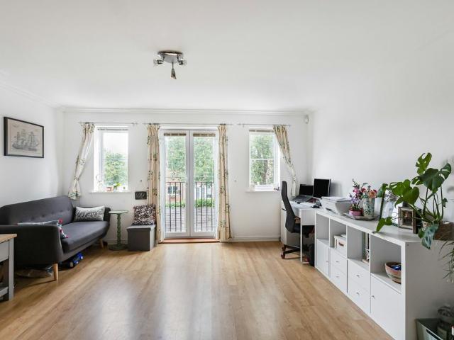 Mulberry Mead, Hatfield, Hertfordshire, AL10 9EH