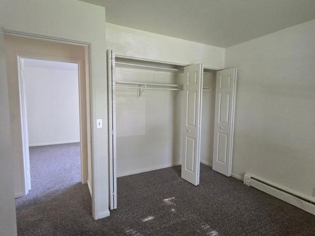 Mulford Park Apartments 3 Bedroom Apartment for Rent at 444 Gramercy Dr, Rockford, IL 61107