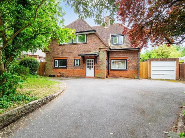 Mulgrave Road, Sutton 4 bed detached house to rent £3,400 pcm £785 pw