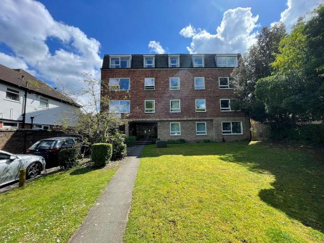 Mulgrave Road, Sutton, SM2 2 bed flat to rent £1,700 pcm £392 pw