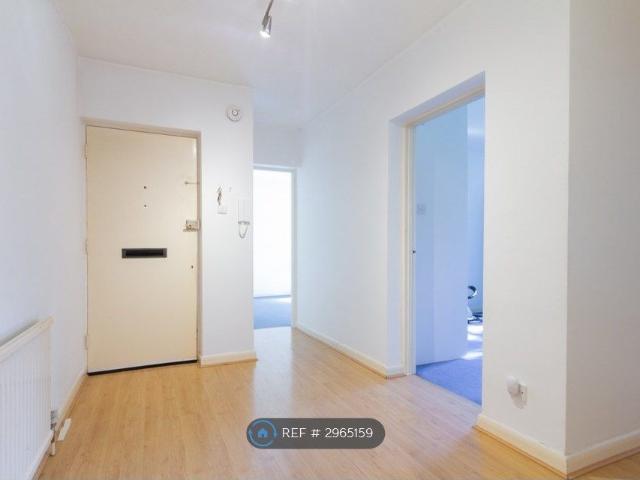 Mulgrave Road, Sutton SM2, 2 bed flat to rent, £1,900 pcm | PrimeLocation