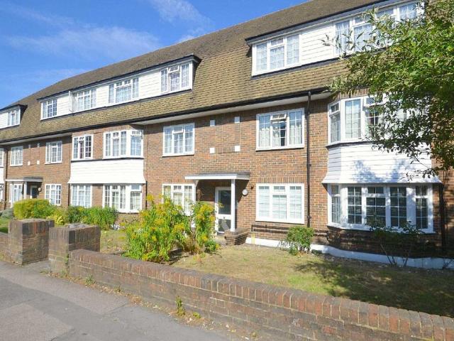Mulgrave Road, Sutton, Surrey SM2, 2 bed flat to rent, £1,700 pcm | PrimeLocation