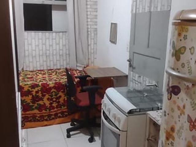 Mulher Kitnet Individual Metrô Pça da Árvore