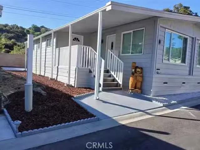 Mulholland Hwy Spc 9, Calabasas, CA 91302