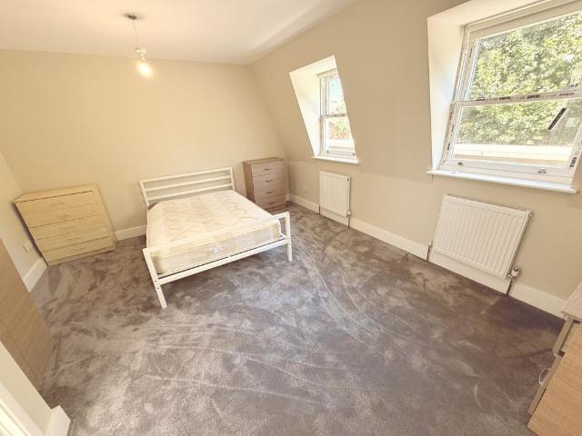 Mulkern Road, London N19 5 bed terraced house to rent £5,200 pcm £1,200 pw