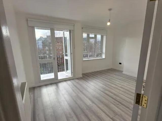 Mullens House, Whitnell Way, London, SW15 6DA, United Kingdom | 3 bed apartment for rent #166422384 | Rentberry