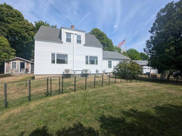 Mullins Ln, North Haven, Home For Sale