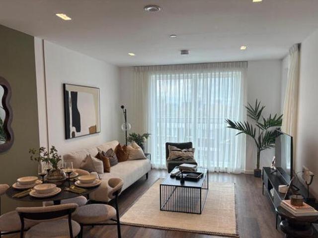 Murchison Gardens, London, 1 Bedroom Apartment