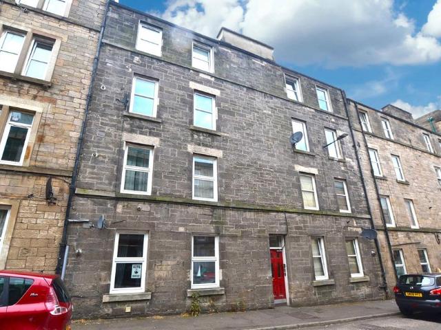 Murdoch Terrace, Polwarth, Edinburgh. 1 bed flat to rent £1,095 pcm £253 pw