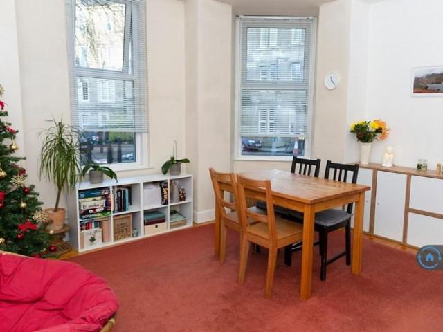 Murieston Crescent, Edinburgh, EH11 1 bed flat to rent £1,050 pcm £242 pw