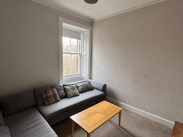Murieston Crescent, Edinburgh, EH11 4 bed flat to rent £2,915 pcm £673 pw