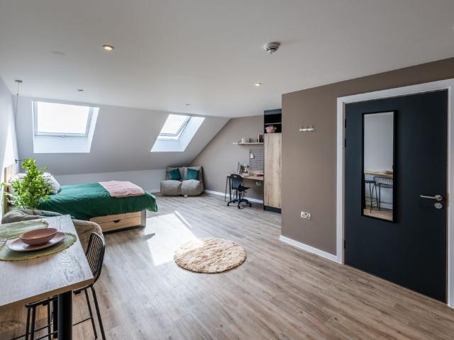 Murieston Crescent, Edinburgh EH11, Room to rent, £997 pppm | PrimeLocation