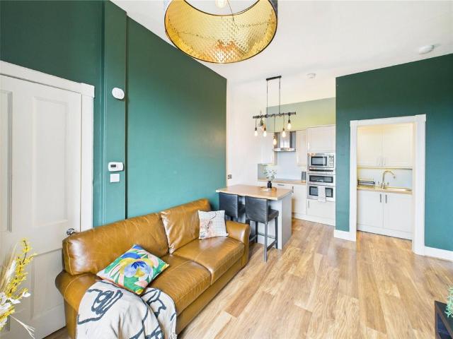 Murieston Place, Edinburgh. 2 bed apartment to rent £1,385 pcm £320 pw