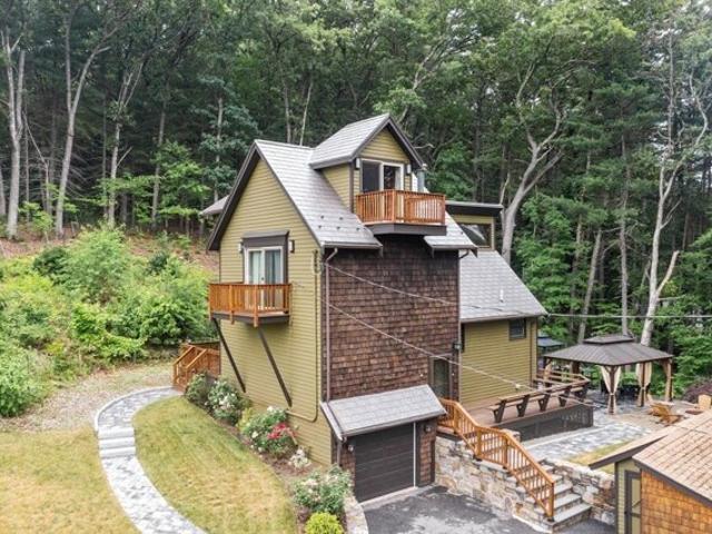 Murphy Rd, Hudson, Home For Sale