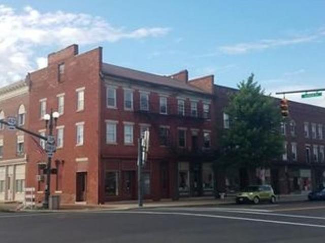Murray 2 Bedroom Apartment for Rent at 1 E High St, London, OH 43140