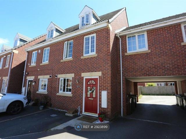 Murray Drive, Leeds LS10, 3 bed semi detached house to rent, £1,250 pcm | PrimeLocation