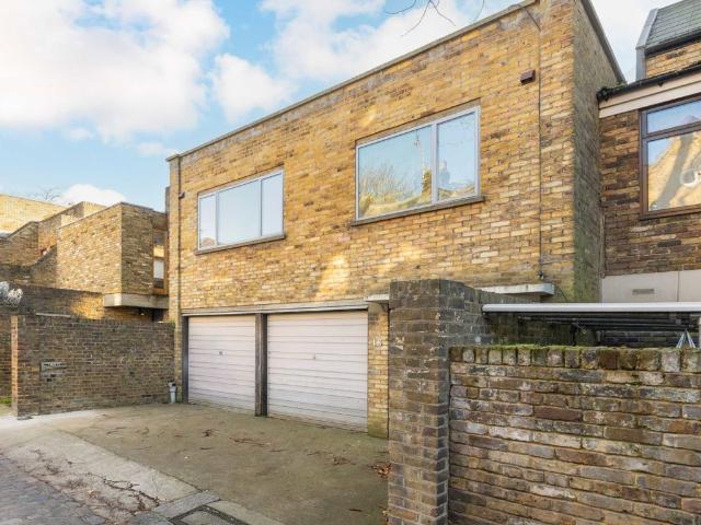 Murray Mews, Camden NW1, 2 bed flat to rent, £2,750 pcm | PrimeLocation