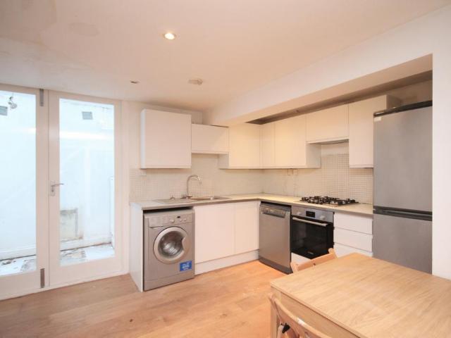 Murray Street, Camden, NW1 2 bed flat to rent £2,361 pcm £545 pw