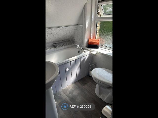 Murray Road, Huddersfield HD2, Room to rent, £925 pcm | PrimeLocation