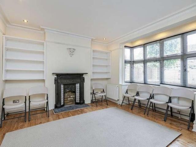 Murray Road, Northwood, HA6