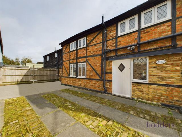 Murray Road, Ottershaw, Chertsey, Surrey KT16, 2 bed maisonette to rent, £1,750 pcm | PrimeLocation