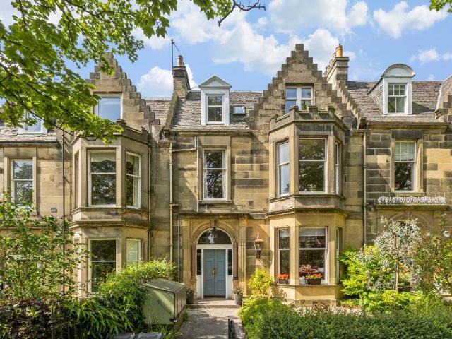Murrayfield Avenue, Murrayfield. 2 bed apartment to rent £1,600 pcm £369 pw