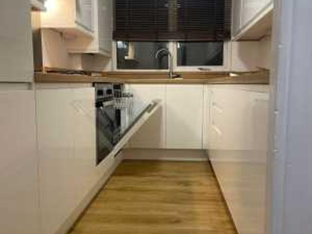MUST BE SEEN! Lovely two bedroom flat for long term rental located in E11!
