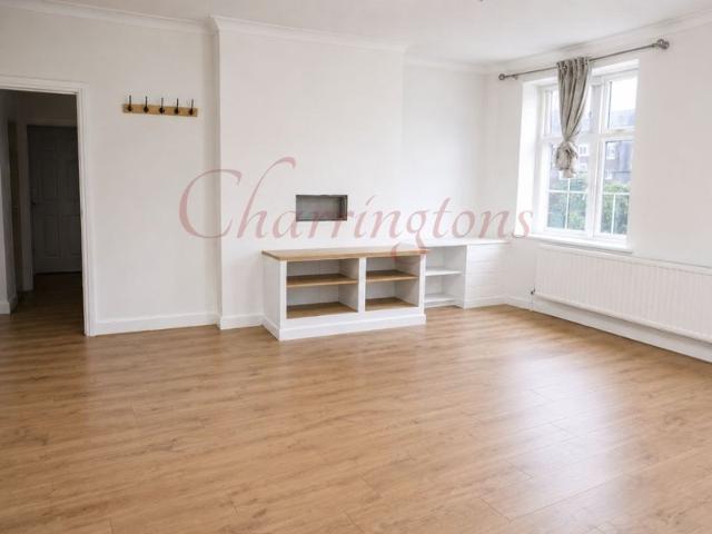 Must See 2 Bed Ground Floor Flat Communal Garden