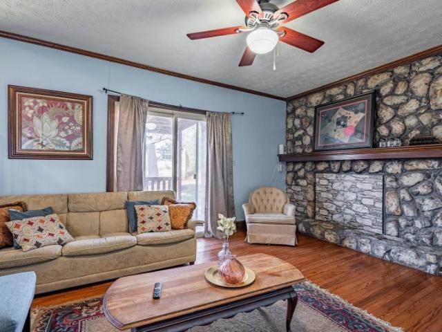 MUST SEE Gorgeous Lake City Home on Spacious Corne