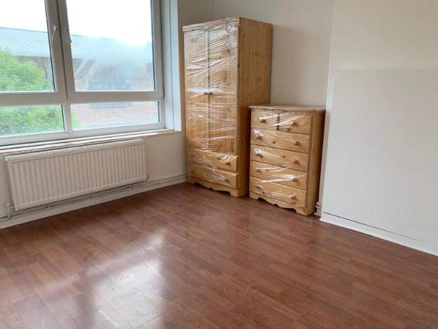 Must See! Lovely 3 Bedroom Flat Bow E3