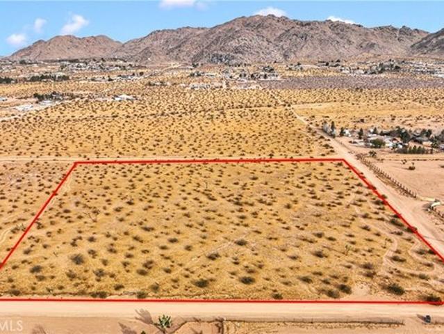 Mustang Ave, Apple Valley, CA 92307