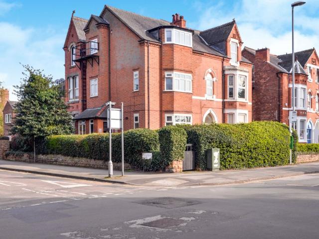 Musters Road, Nottingham NG2, 2 bed flat to rent, £1,200 pcm | PrimeLocation