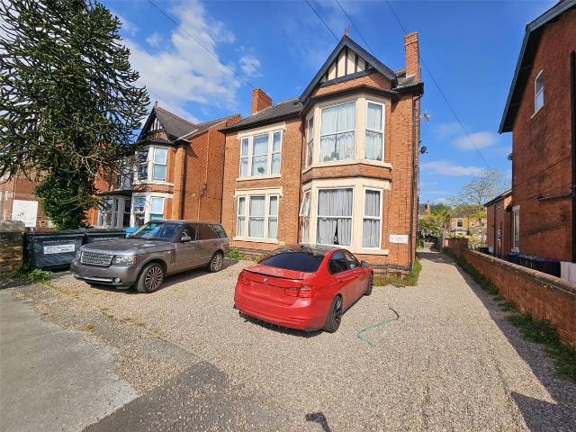 Musters Road, West Bridgford, Nottingham, Nottinghamshire NG2, Studio to rent, £725 pcm | PrimeLocation