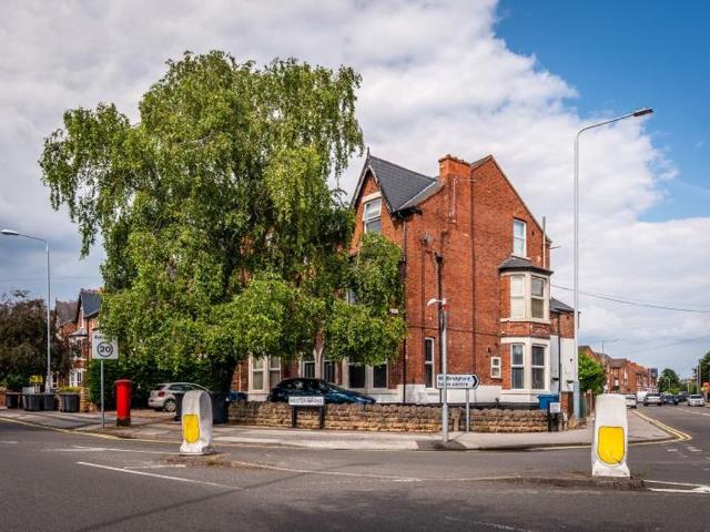 Musters Road, West Bridgford NG2, 2 bed flat to rent, £1,200 pcm | PrimeLocation