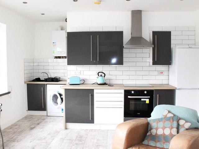 Musters Road, West Bridgford NG2 2 bed flat to rent £1,473 pcm £340 pw