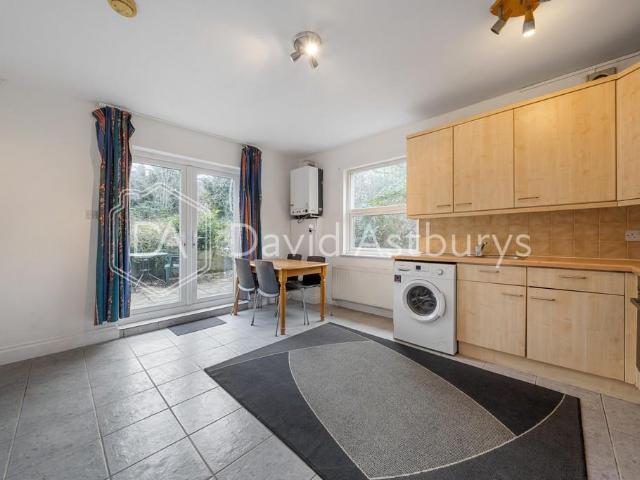 Muswell Avenue, Muswell Hill, London 3 bed flat to rent £1,950 pcm £450 pw